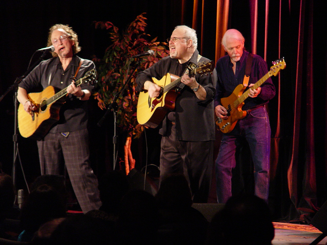 Stars Align For Aztec Two-Step At Discovery Museum – Only In Bridgeport®